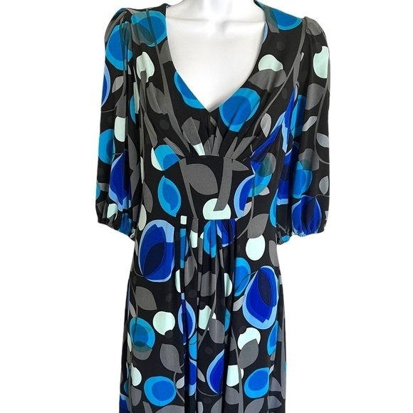 Bisou Bisou | Dresses | Bisou Bisou Michele Bohbot V Neck Print Dress ...